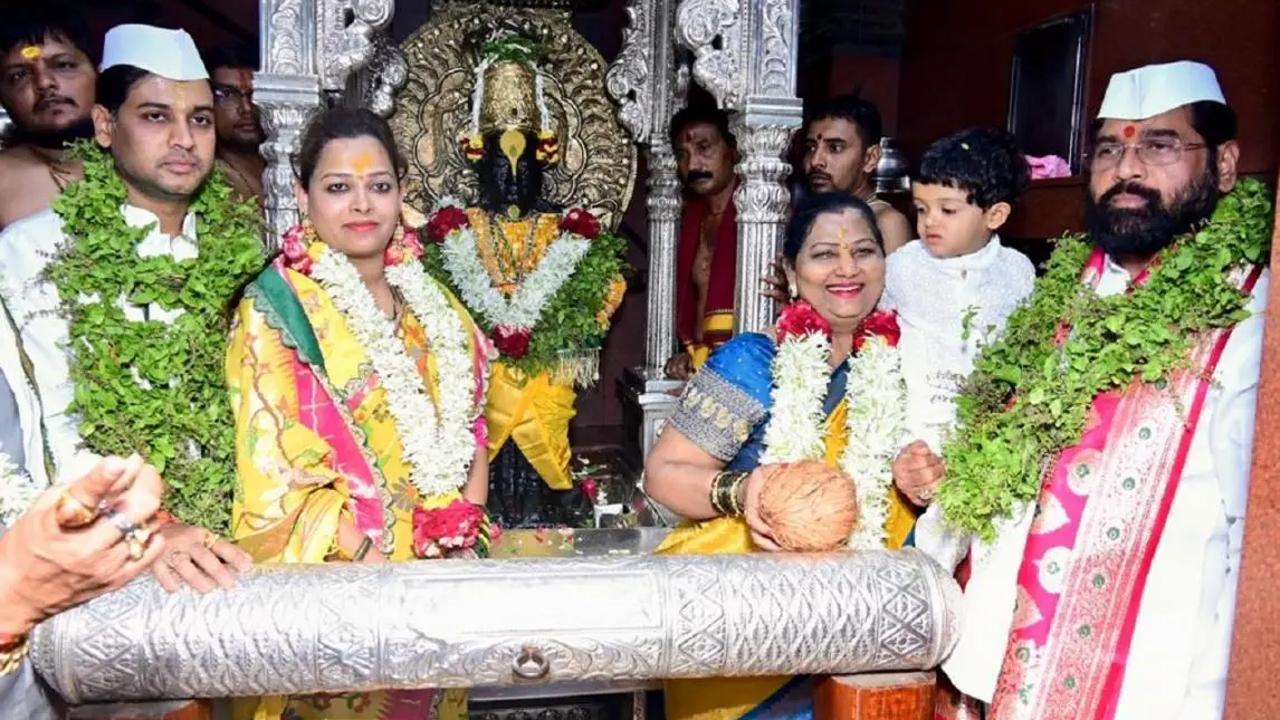 Maharashtra CM Eknath Shinde performed Maha pooja at Pandharpur temple ...