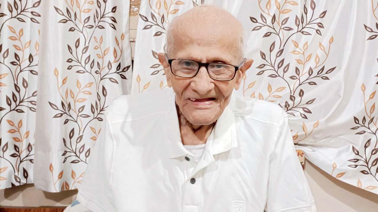 This 100-year-old Gujarati Man who lives in Virar, has never missed a ...