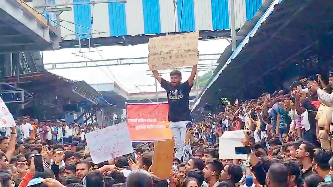 Badlapur Sexual Assault Case: After rail roko Thane cops and school ...