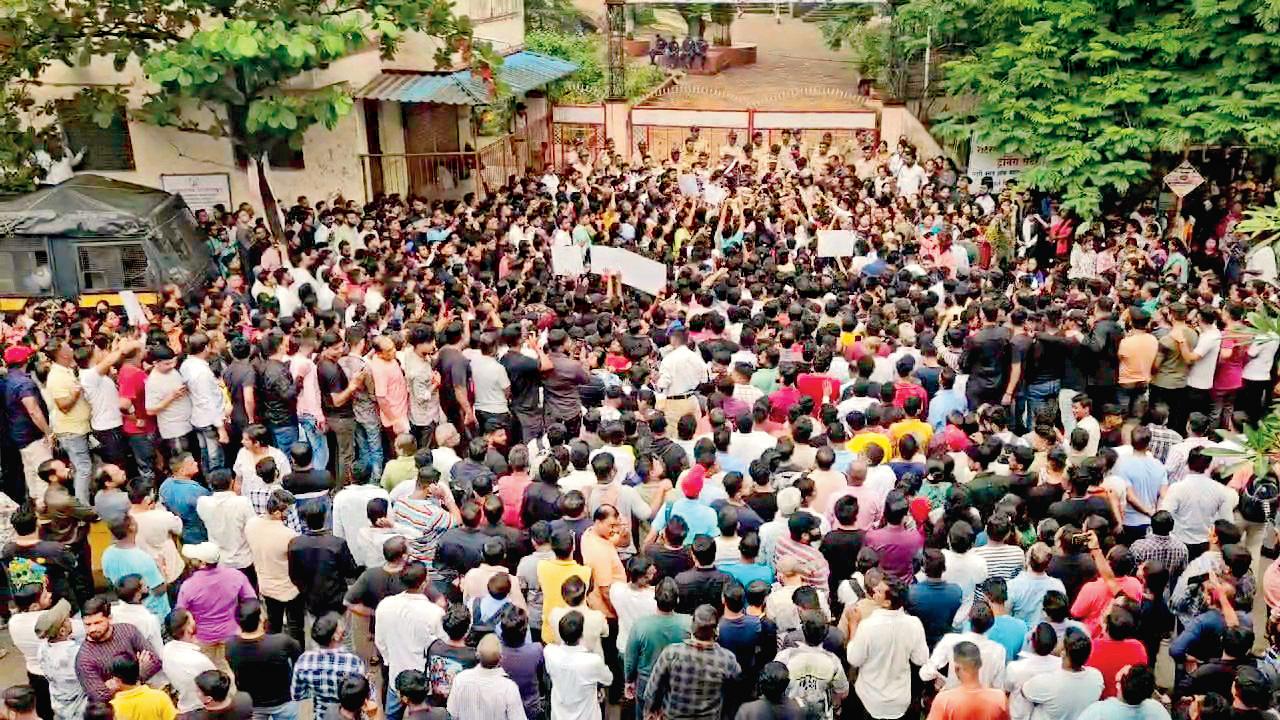 Badlapur Sexual Assault Case: After rail roko Thane cops and school ...