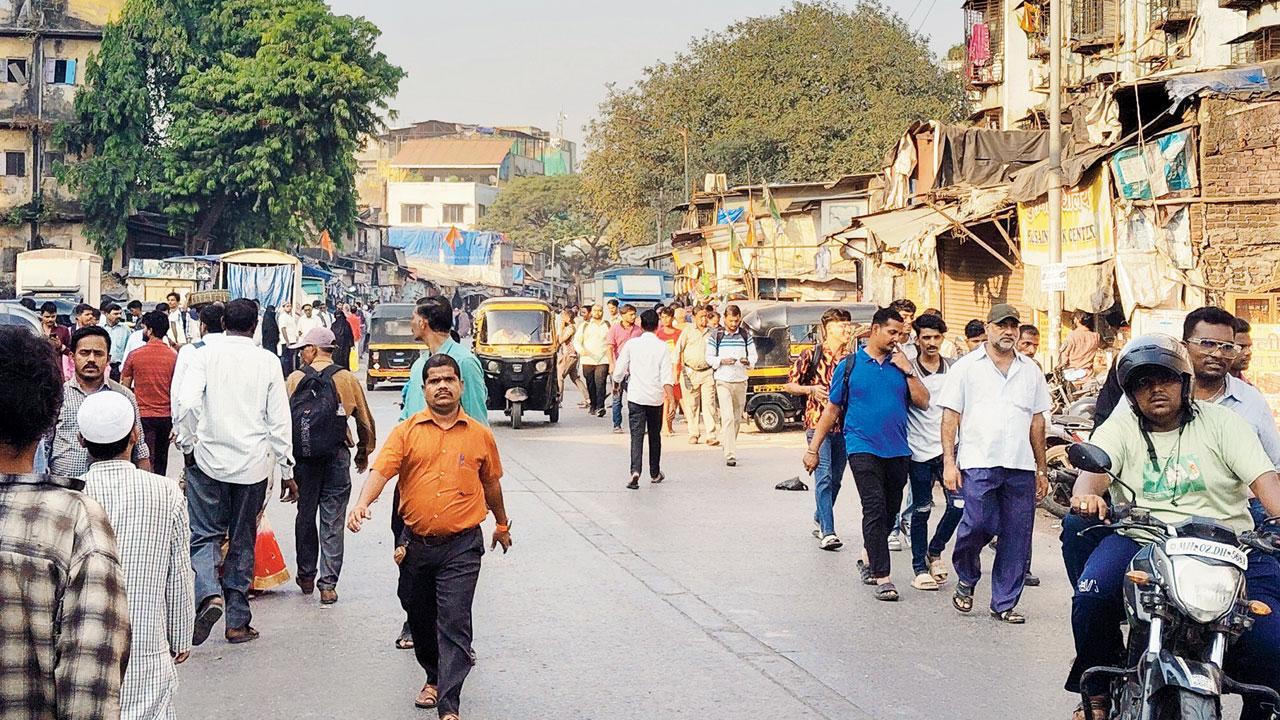 Residents expressed displeasure over illegal parking and footpath ...