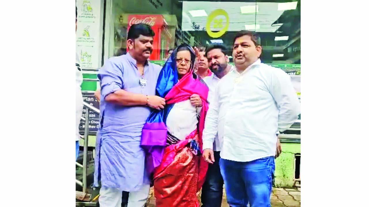 BJP office bearers taught a lesson to Congress leader for posting a ...